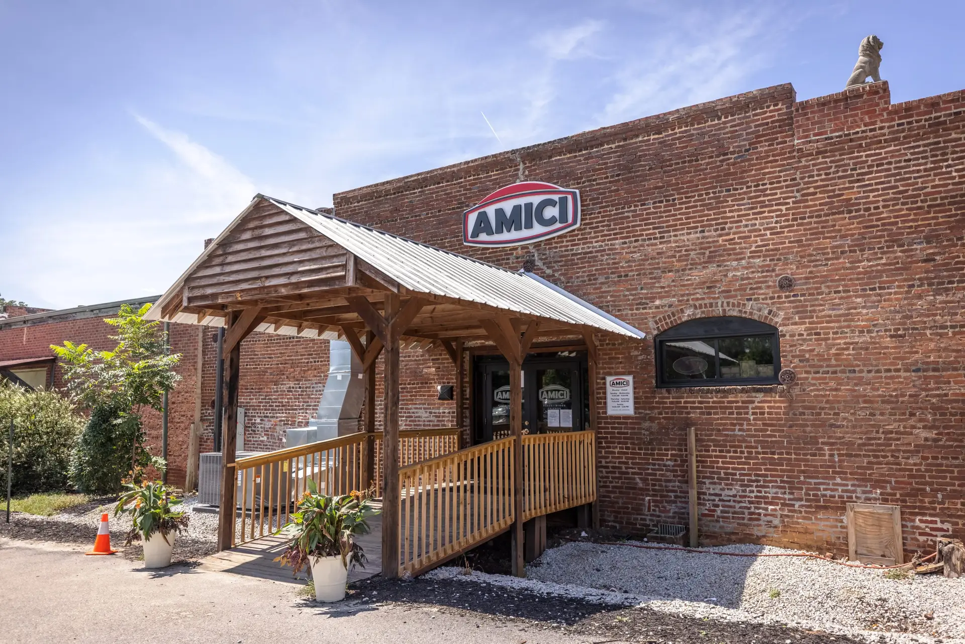 Amici Monroe | Pizza, Wings, & Family Dining in Monroe, GA