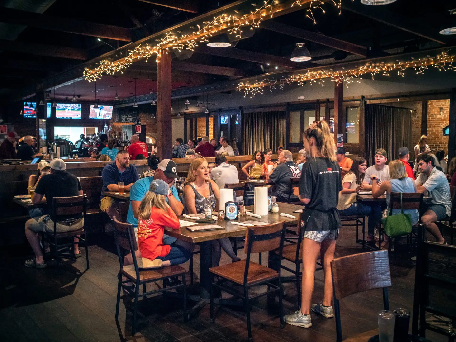 Amici Madison | Pizza, Wings, & Craft Beer in Madison, GA